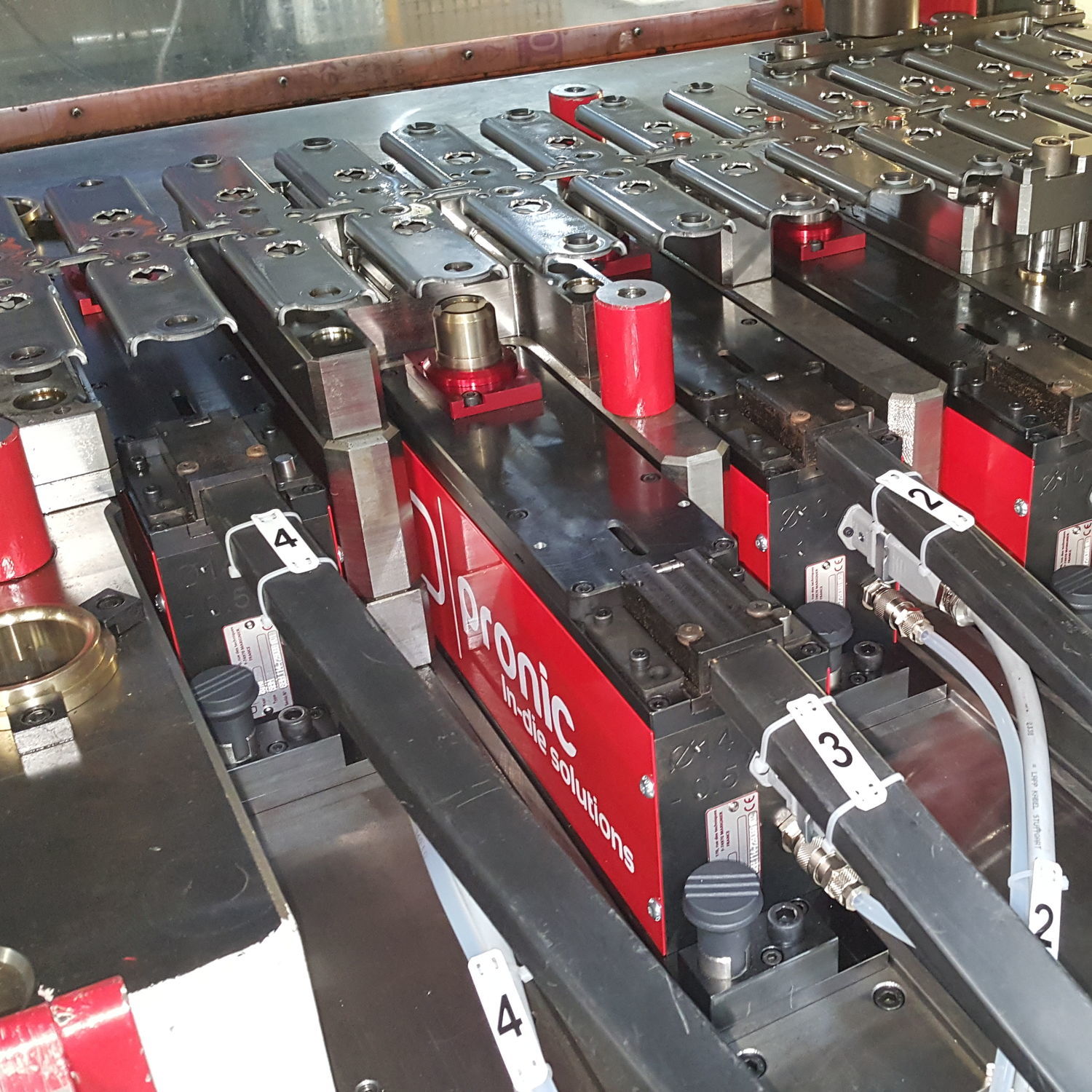 液压冲头 - PRONIC SAS